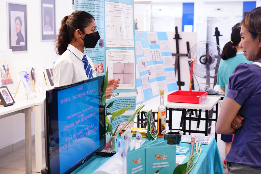 Year 6 Visit the Science Fair